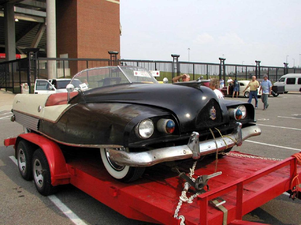 1954 Frazer Custom – The Walter Omelenchuk Special | Undiscovered Classics